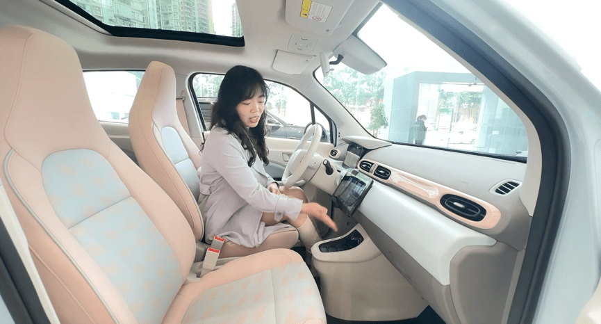 静态体验2023款零跑T03智享版，L2级自动驾驶+403公里续航不到9万_搜狐汽车_搜狐网