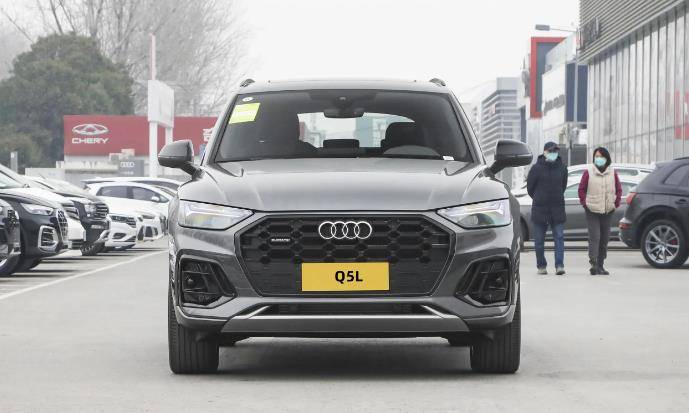 2023款奥迪Q5L外观运动，配备智能驾驶辅助系统，2.0T发动机_搜狐汽车_搜狐网