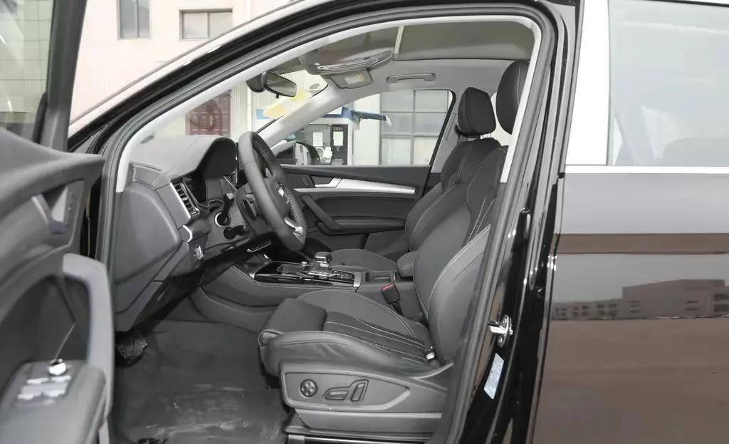 2023款奥迪Q5L上市，39.75万起售，吐槽最多的是内饰_搜狐汽车_搜狐网