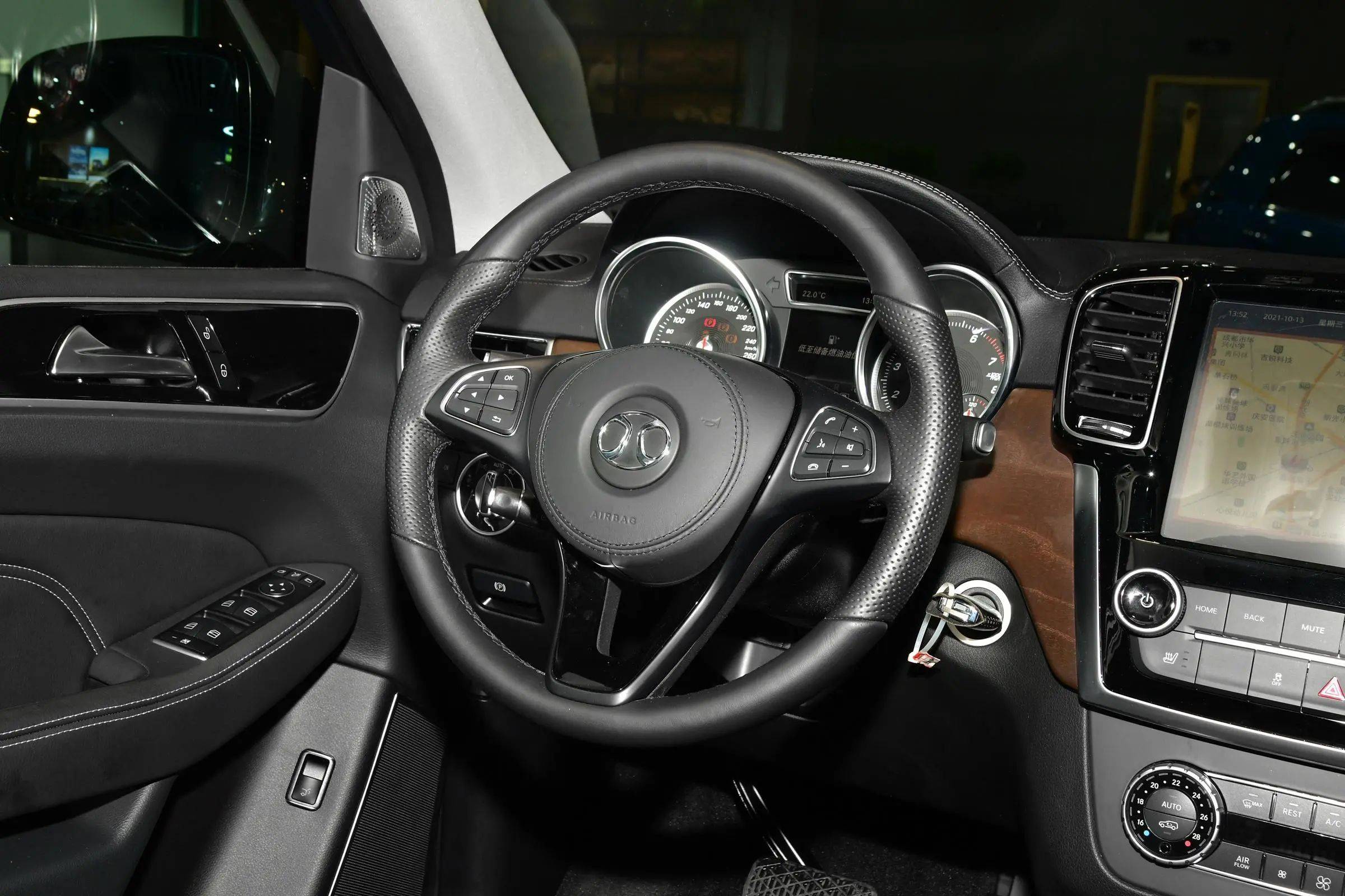 28.8万买“换壳奔驰GLS”，北京BJ90降价71万后，值得入手吗？_搜狐汽车_搜狐网