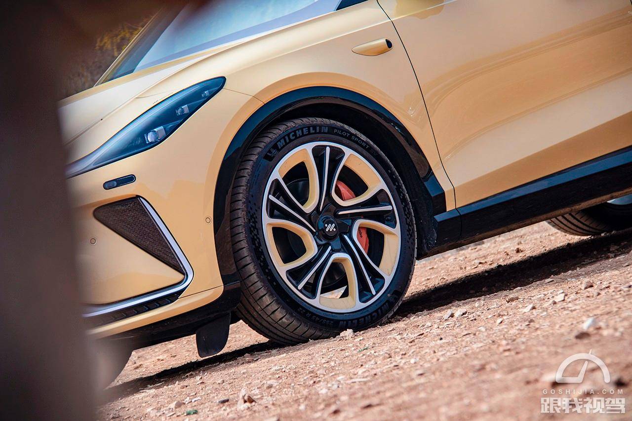 试驾智己LS7，30万级中大型轿跑SUV，可以享受跑山乐趣_搜狐汽车_搜狐网