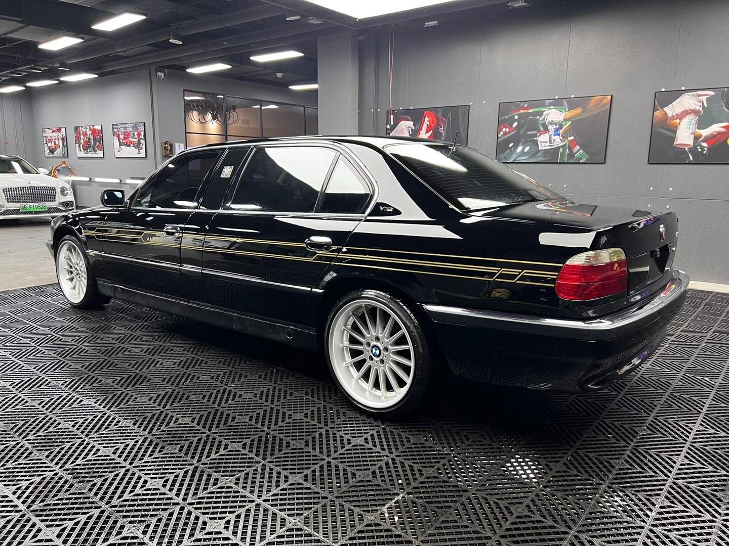 惊现 宝马E38 L7 V12限量版 ，全球899台_搜狐汽车_搜狐网