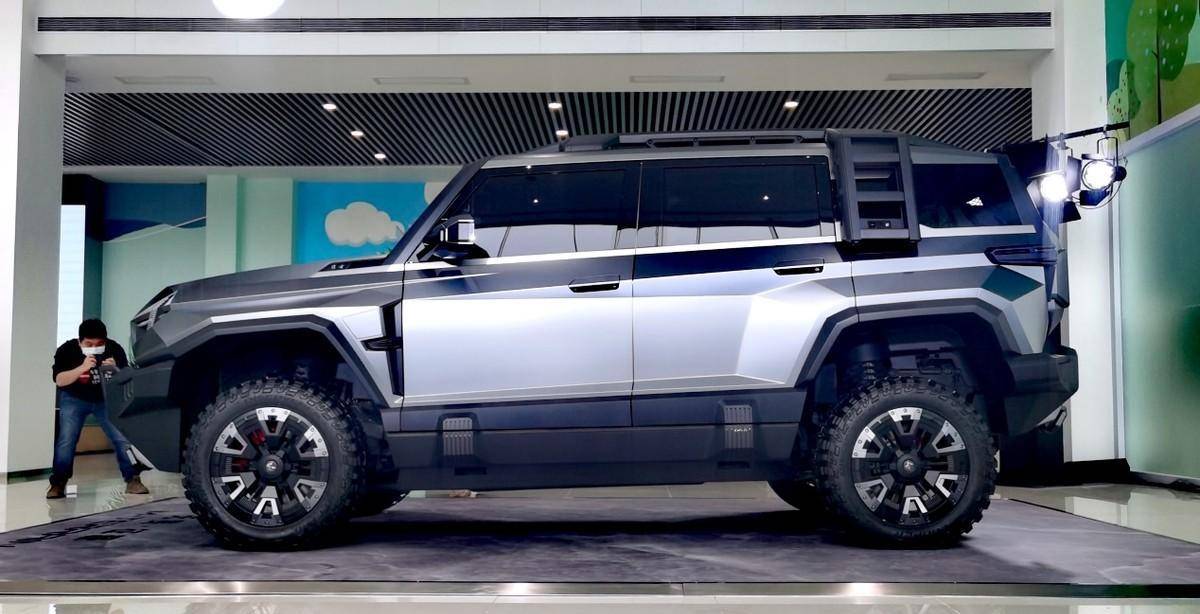 这两台即将上市的硬派越野车，猛士M-Terrain和仰望U8，你选谁？_搜狐汽车_搜狐网