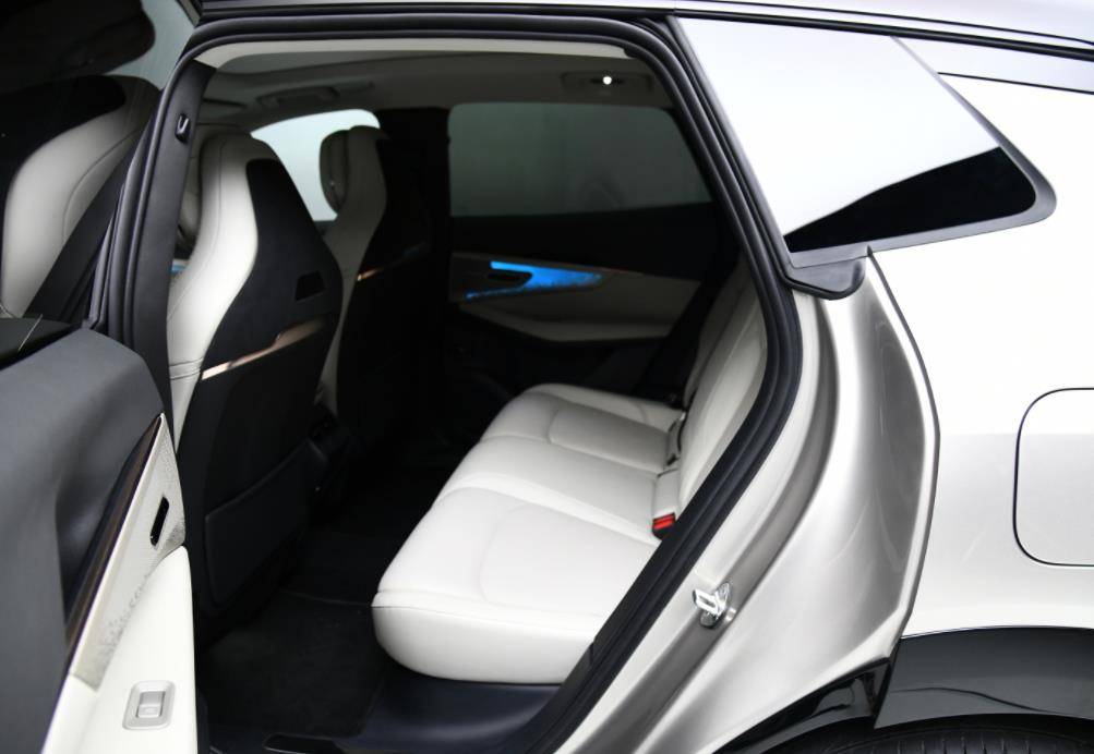 吉利领克再推全新SUV，车长4820mm，配无框车门+23个哈曼卡顿喇叭_搜狐汽车_搜狐网