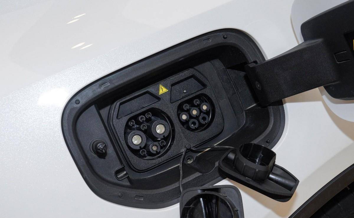 EPA1平台打造，深蓝SL03：后驱车，拥有增程、纯电可选_搜狐汽车_搜狐网