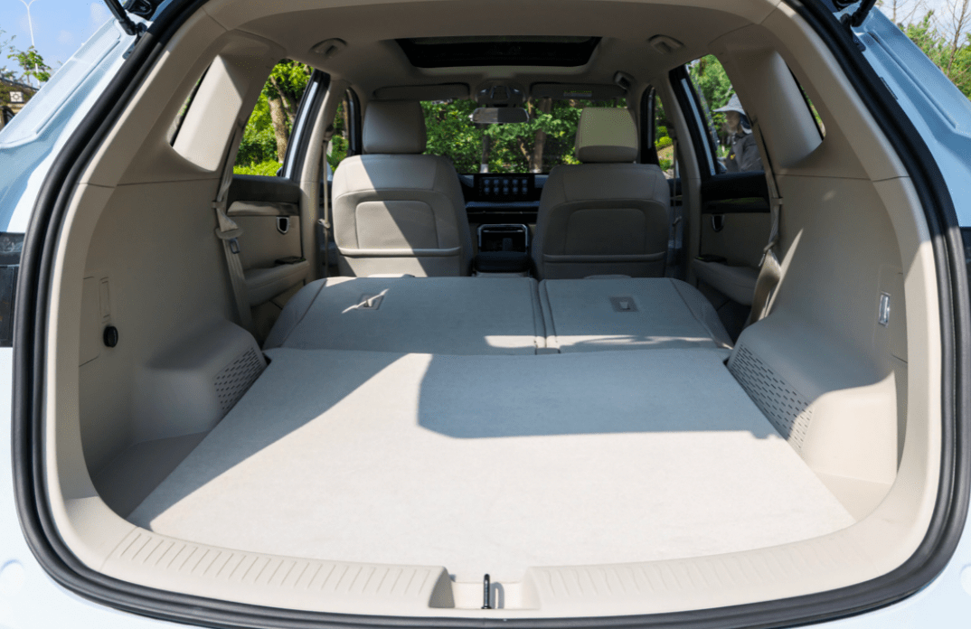 这SUV一公里最低3毛多，轴距2750mm，颜值能打，才10万左右_搜狐汽车_搜狐网