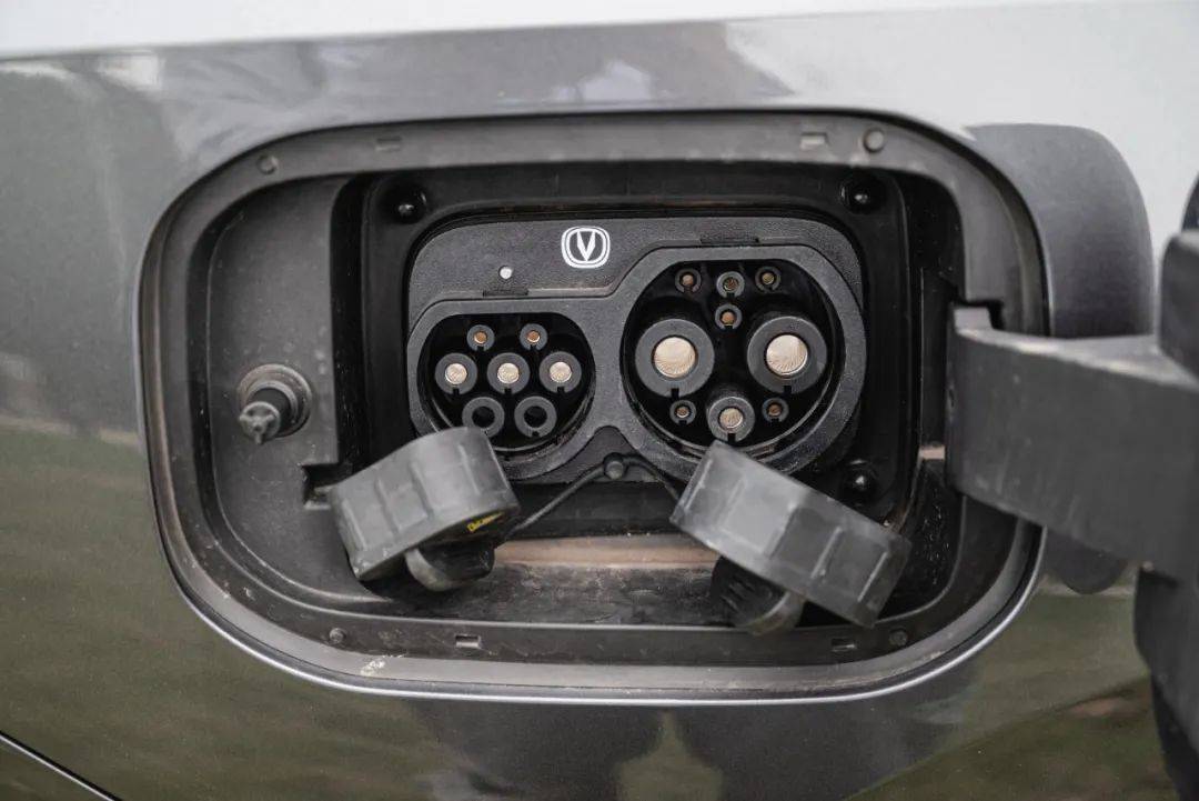 6.5秒破百，最高续航1100km，它是国产插混轿车新选择？_搜狐汽车_搜狐网