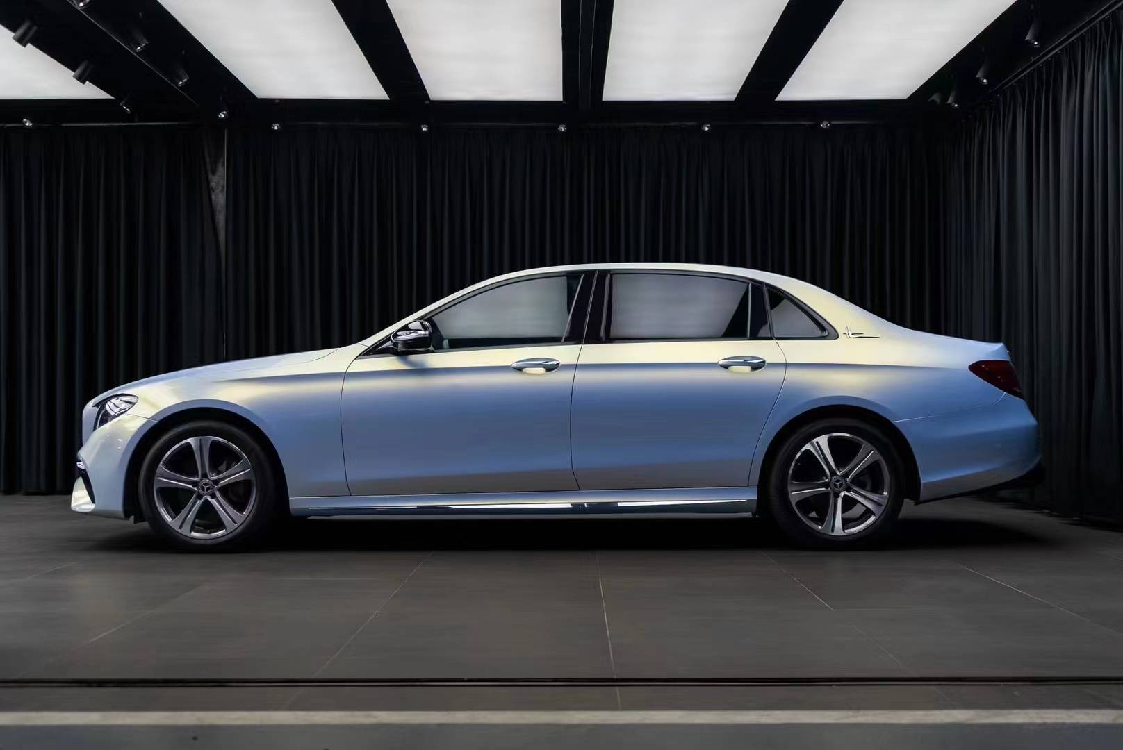 奔驰E300-EKFILM改色膜远峰蓝魅金（亮），朦胧又梦幻_搜狐汽车_搜狐网