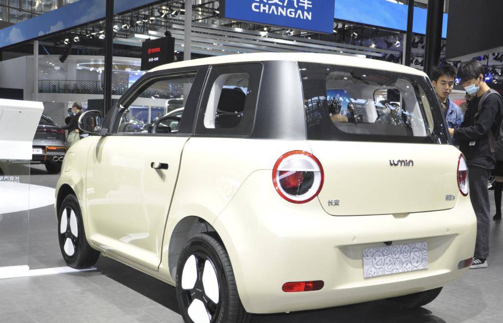 试驾长安Lumin，宏光MINIEV的“世令我”，4.99万起步价有点香_搜狐汽车_搜狐网