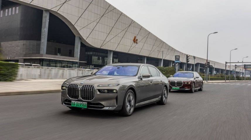 试驾BMW i7：电动化时代旗舰车型该有的样子_搜狐汽车_搜狐网