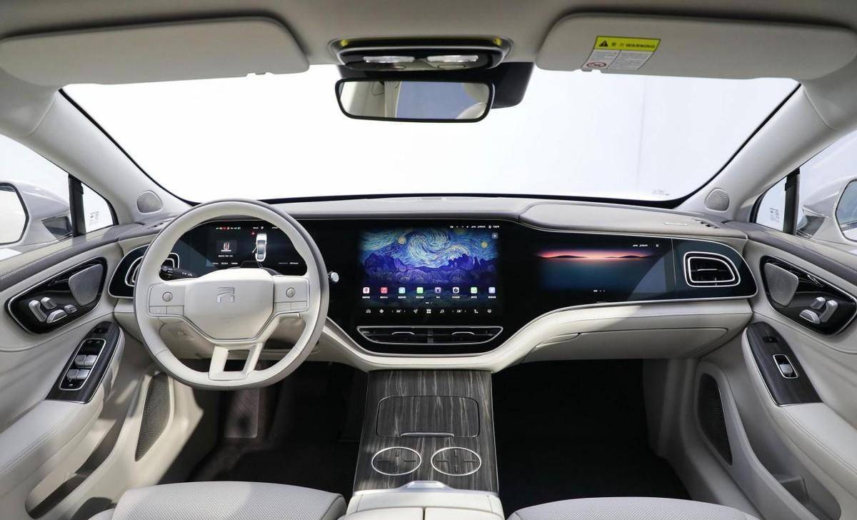 飞凡F7新款推出，666km超长纯电续航，时尚外观，很适合年轻人！_搜狐汽车_搜狐网