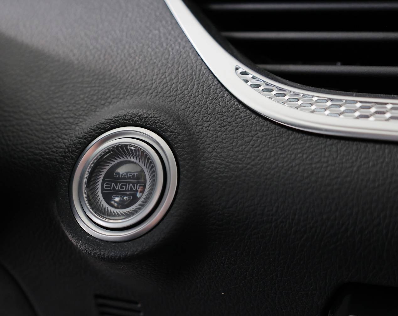 你对家轿的要求可以高一点了 遇见B70 感受东方美与6A级的舒适_搜狐汽车_搜狐网