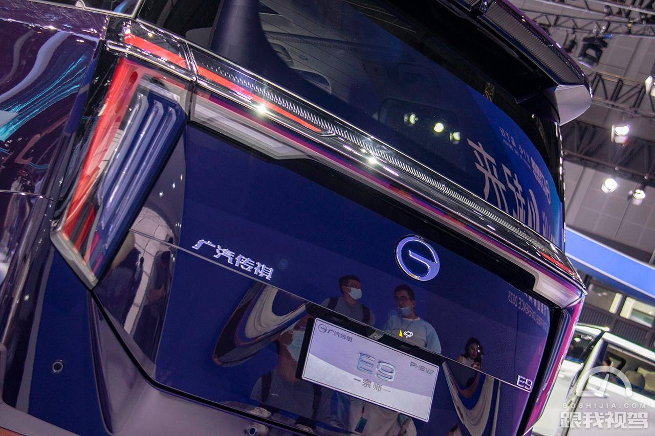 实拍广汽传祺E9，预售33万元起的它，凭什么对抗GL8和赛那？_搜狐汽车_搜狐网