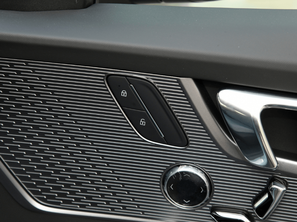 别克创下“天花板”，长近4米9静音如高铁，20.89w堪比“白菜价”_搜狐汽车_搜狐网