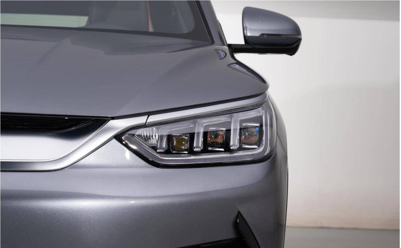 零跑C11 PK宋PLUS EV：豪华与智能竟可兼得？_搜狐汽车_搜狐网