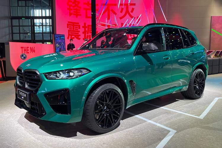 搭载4.4T V8双涡轮+48V轻混系统 新款宝马X5 M亮相上海车展_搜狐汽车_搜狐网