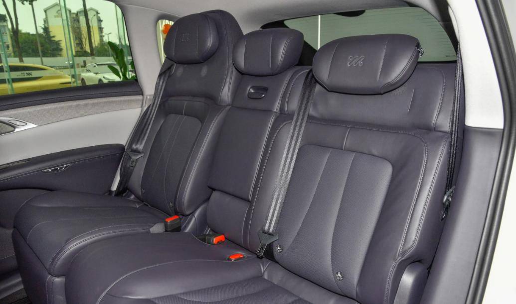 预算35万想买中大型SUV，领克09和智己LS7，选谁合适？_搜狐汽车_搜狐网