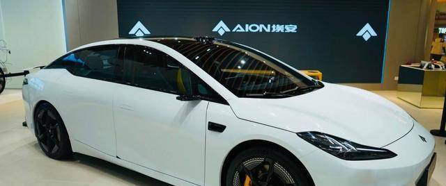 七翼大部分靠选装，广汽昊铂HyperGT开启预售21.99万元起_搜狐汽车_搜狐网