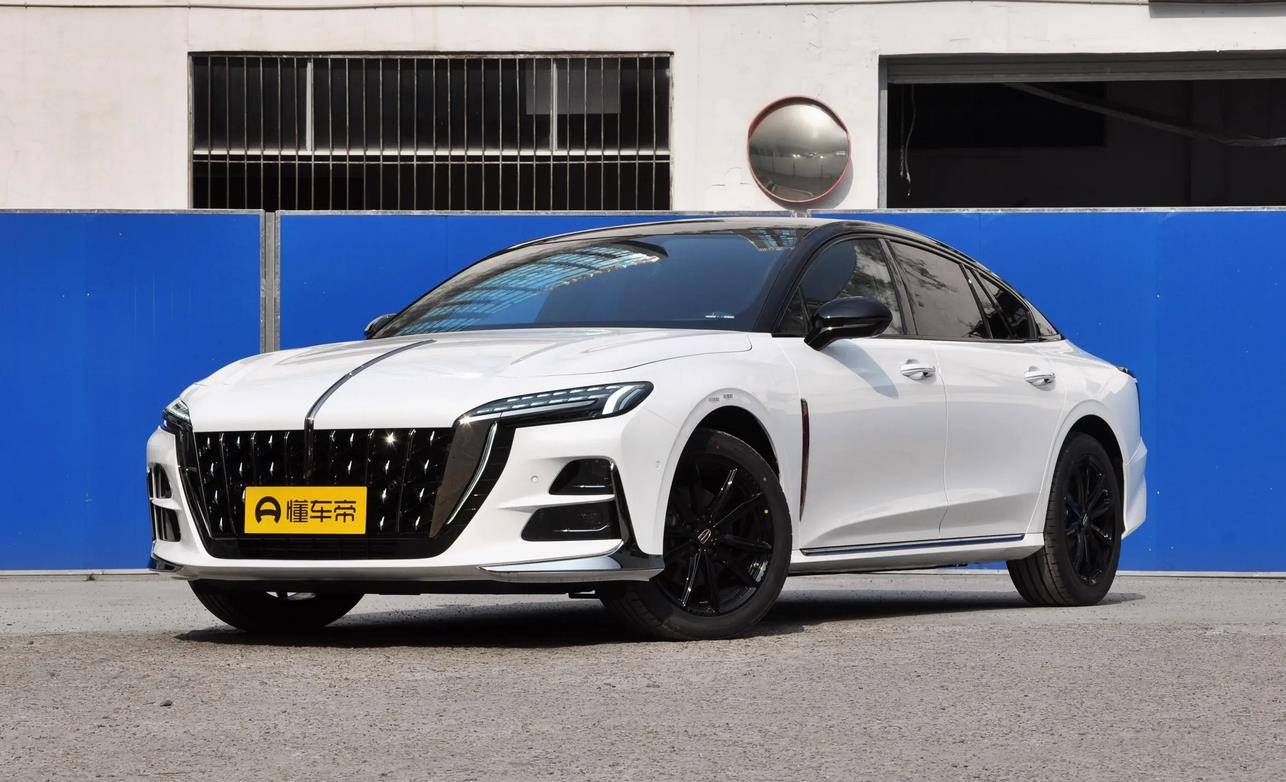 这国产车崛起了，配2.0T+8AT，车长近5米+大溜背设计，实拍红旗H6_搜狐汽车_搜狐网