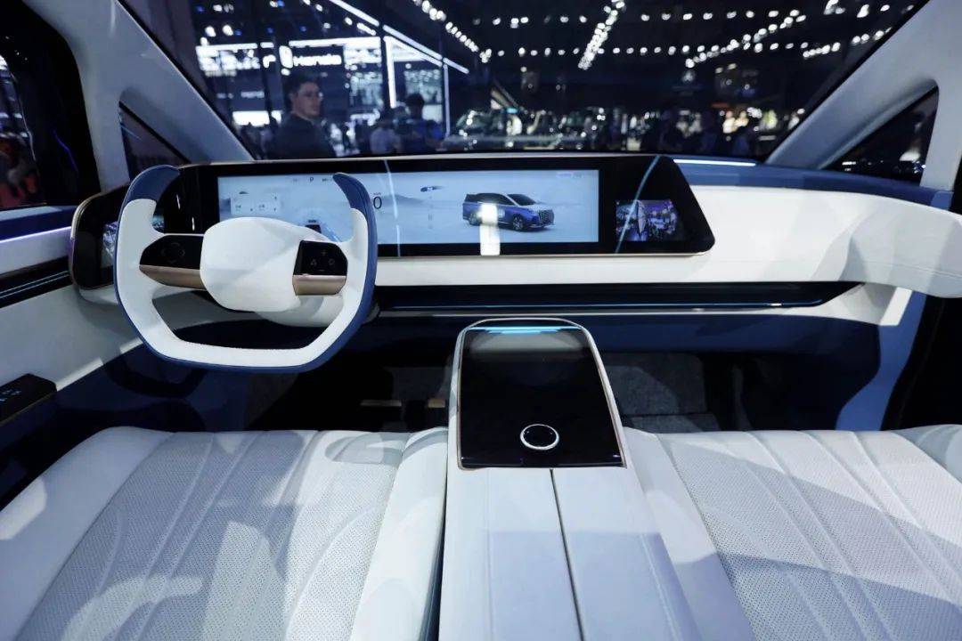 上海车展丨中大型MPV的新入场者，江淮瑞风发布概念车RF-M_搜狐汽车_搜狐网