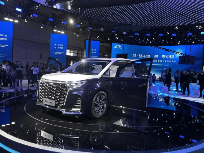 MPV新势力？专属架构 江淮瑞风全新中大型MPV RF-M概念车首发亮相_搜狐汽车_搜狐网