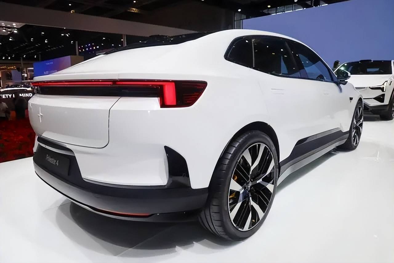 极星4亮相于上海车展，Flym Auto Core成为新车最大卖点_搜狐汽车_搜狐网
