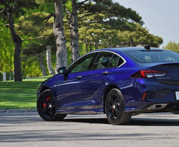 20款君威GS没让人失望，2.0T迸发237马力，关键还是可调节悬架_搜狐汽车_搜狐网