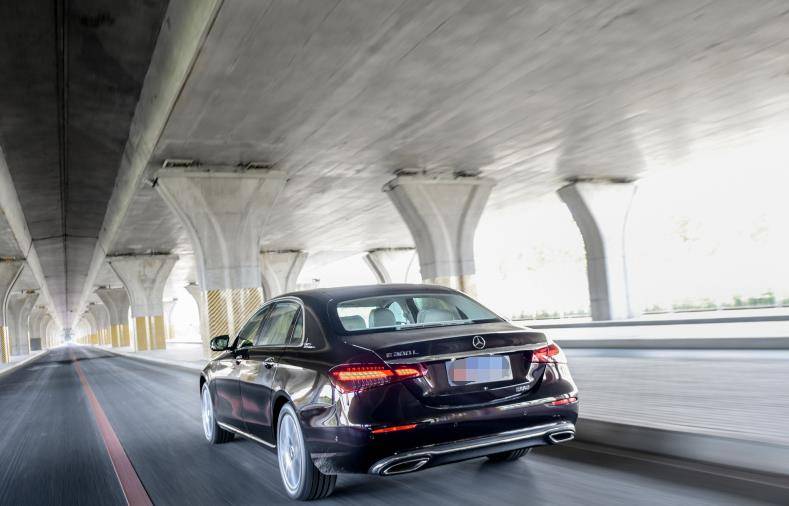 53万提了辆奔驰E300L，开了2850公里后，车主有话要说_搜狐汽车_搜狐网