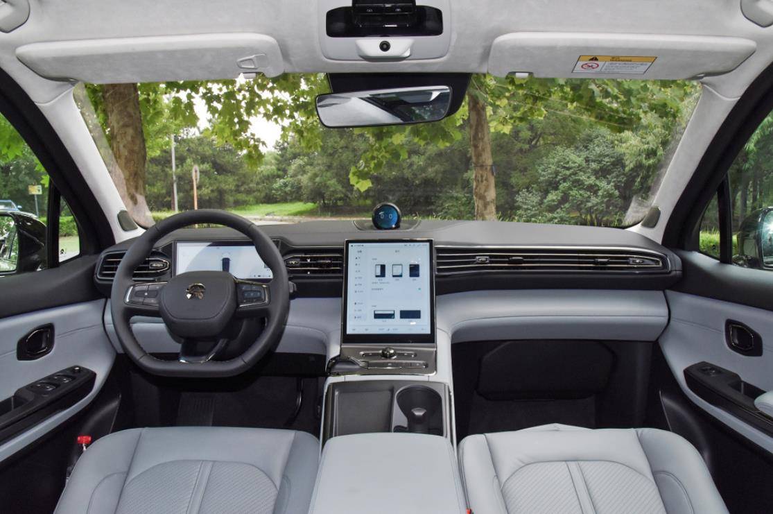 奥迪也得靠边站！Q5L瞧了左顾右盼，敢卖35万奥迪万劫不复_搜狐汽车_搜狐网