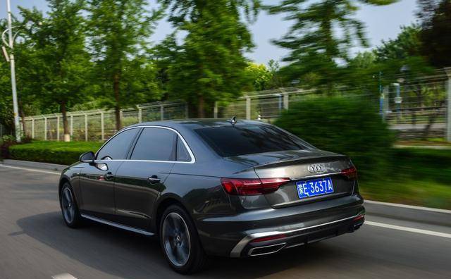 26.9万喜提凯迪拉克CT5，再开奥迪A4L，差距一目了然！_搜狐汽车_搜狐网