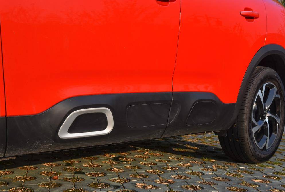 211马力＋8AT，这SUV却被无情忽略，“侧面排气”背锅？_搜狐汽车_搜狐网