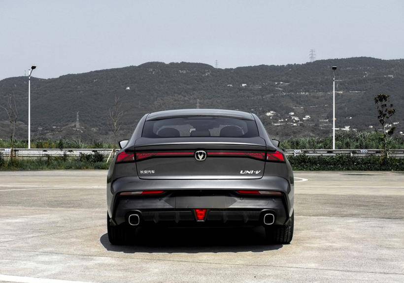 长安Uni-V官图曝光，外观神似奥迪A7带电动尾翼，1.5T动力拉胯？_搜狐汽车_搜狐网