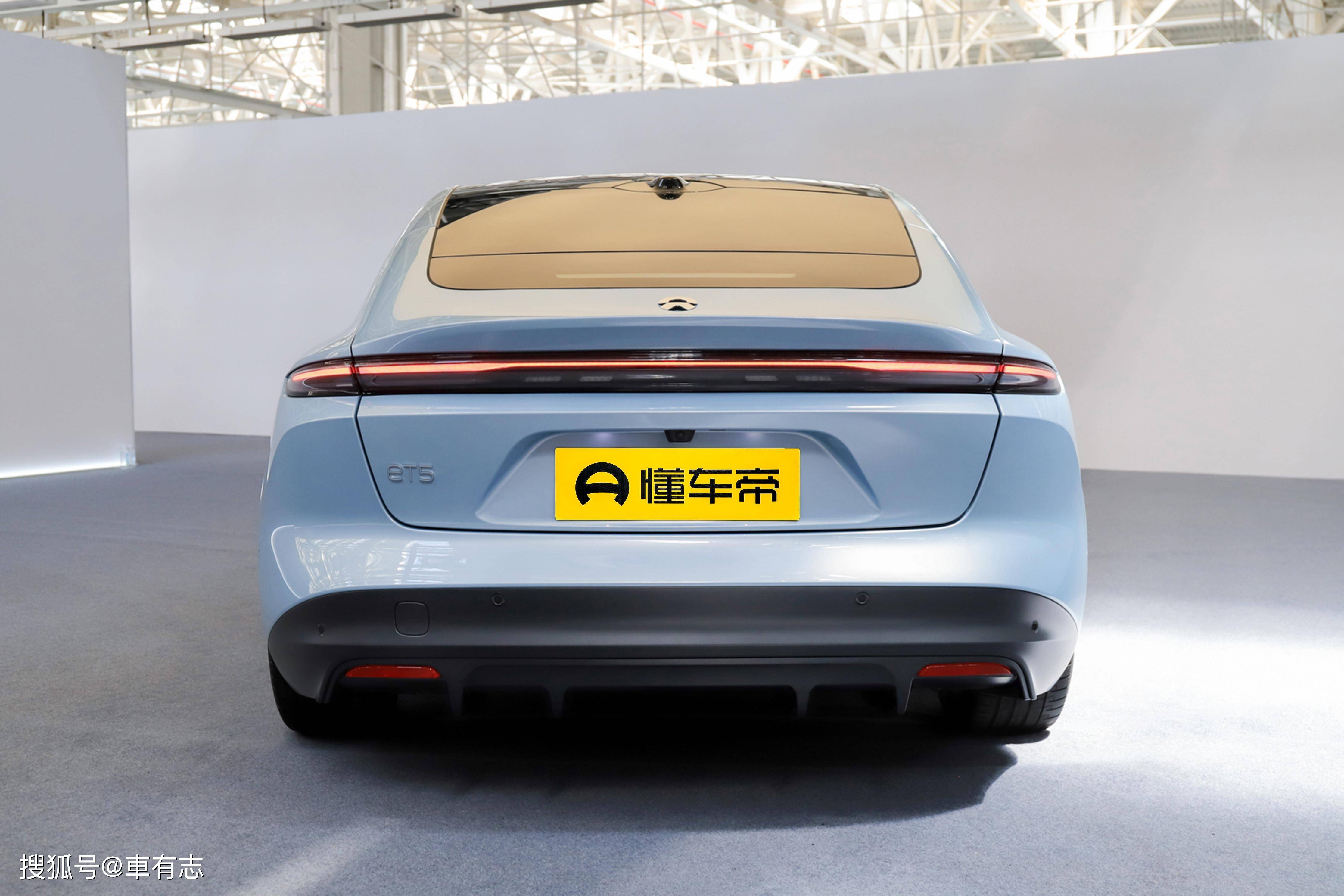 30万级电动轿车之选，飞凡F7对比蔚来ET5，谁更值得入手？_搜狐汽车_搜狐网