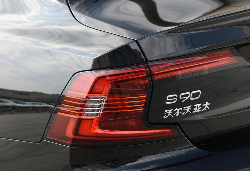 沃尔沃的王牌战将，长近5米1，配8AT＋250马力，比奥迪A7实力出色_搜狐汽车_搜狐网