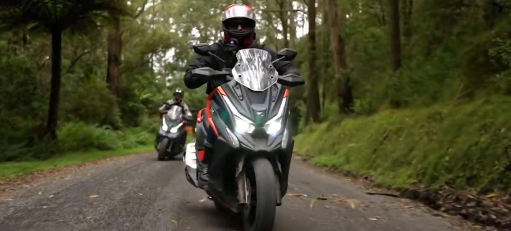 350大踏板车绕不开的光阳S350，与佛沙如何选？_搜狐汽车_搜狐网