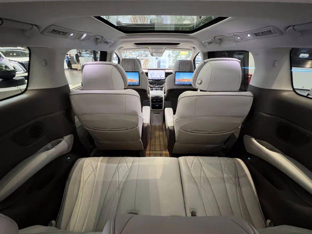 探店丨腾势D9&传祺M8：国产混动MPV该怎么选？_搜狐汽车_搜狐网