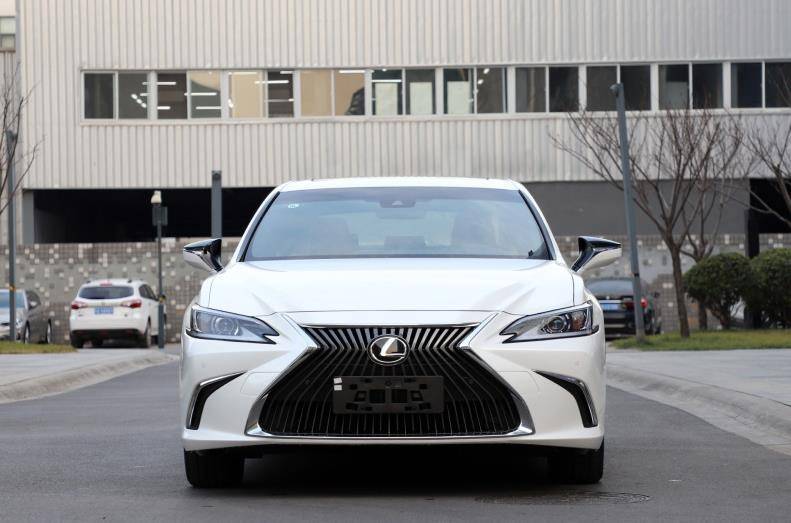 29万提了辆雷克萨斯ES200，才开2个月，车主说出真实感受_搜狐汽车_搜狐网