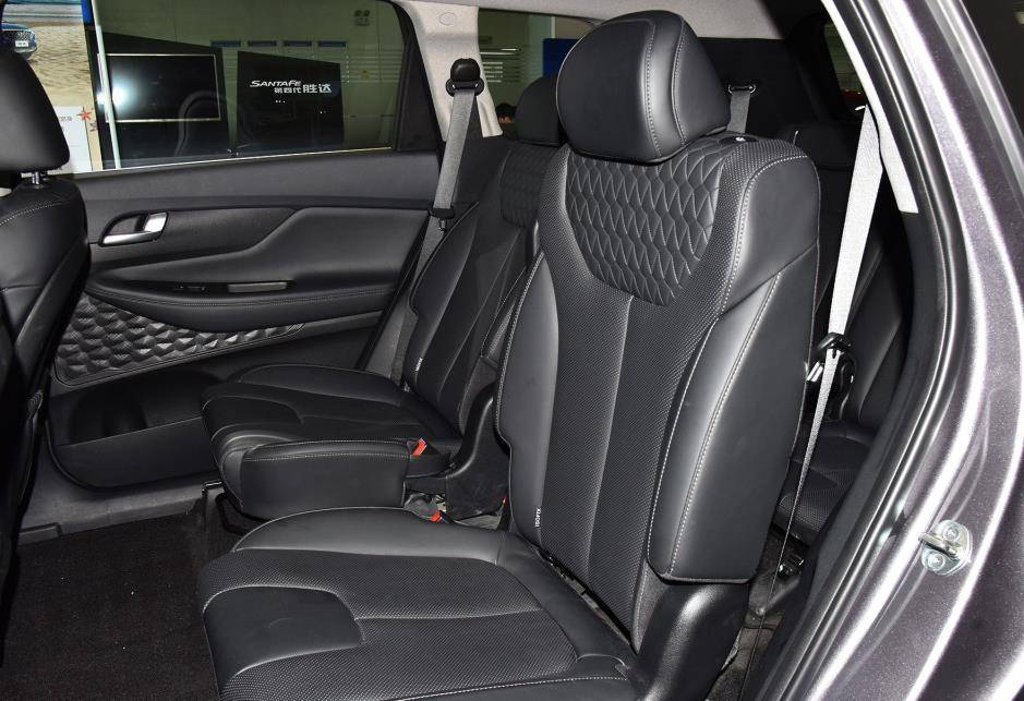 被脸耽误的中型SUV，2.0T＋8AT240匹，轴距超2米8配适时四驱_搜狐汽车_搜狐网