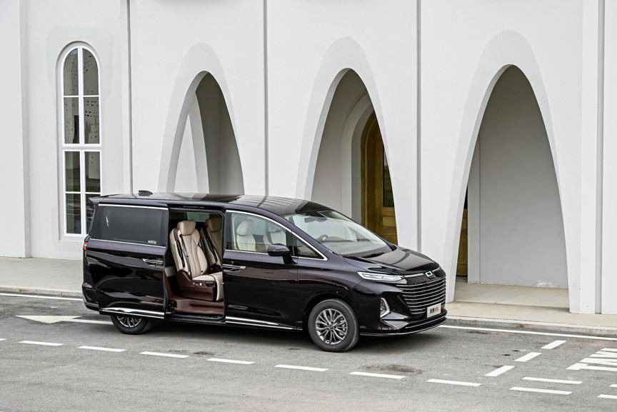 空间配置全碾压 奔腾M9能否撼动GL8的市场地位？_搜狐汽车_搜狐网