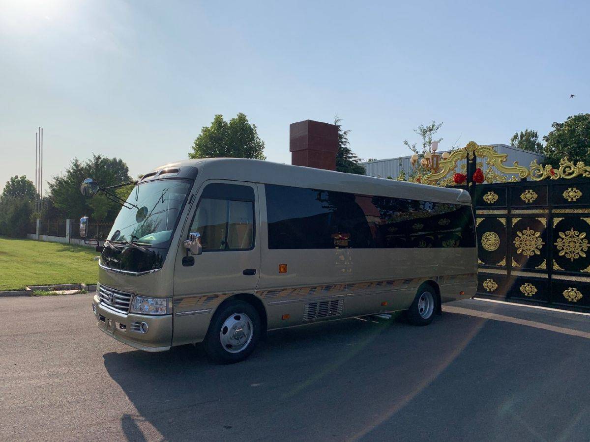 红旗QM7曝光，搭载3.0T V6发动机，丰田考斯特地位不保？_搜狐汽车_搜狐网