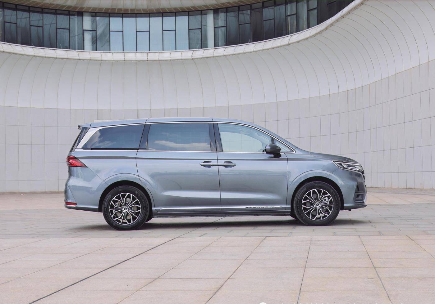 荣威iMAX8 EV上市，售价25.98万起_搜狐汽车_搜狐网