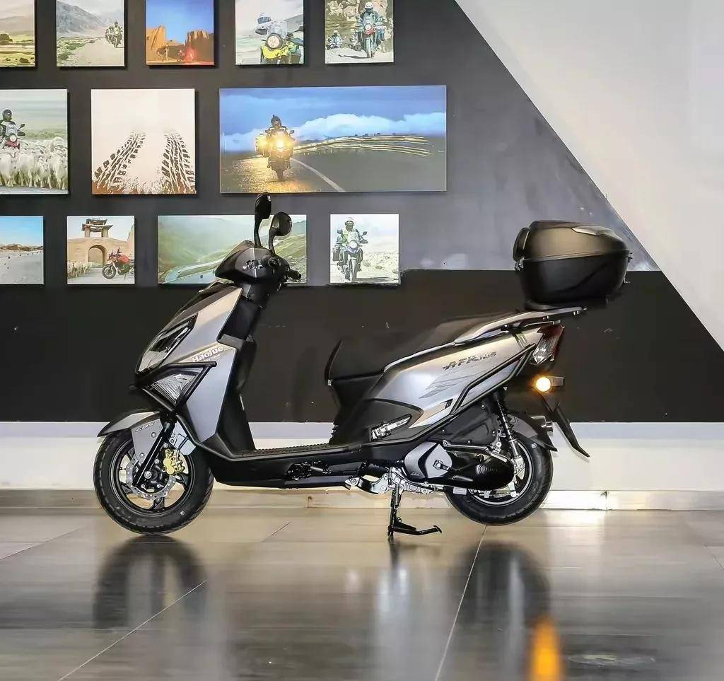 铃木UY125 PK 豪爵AFR125_搜狐汽车_搜狐网