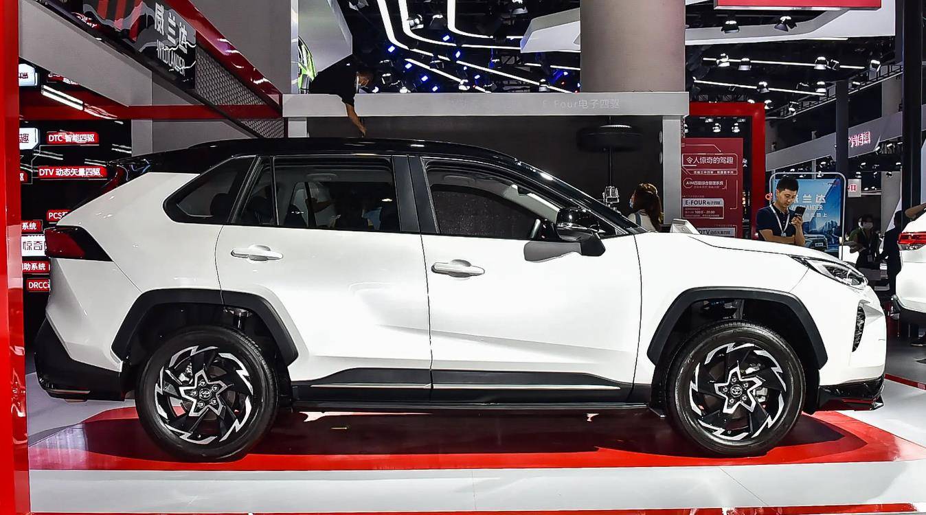定位紧凑型SUV，轴距2690MM，搭载L2级别辅助驾驶，丰田威兰达_搜狐汽车_搜狐网