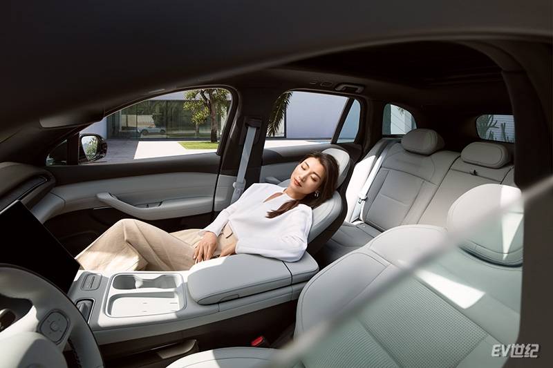 果然还是坚持自己！蔚来全新ES6上市售36.8-42.6万元，上市即交付_搜狐汽车_搜狐网