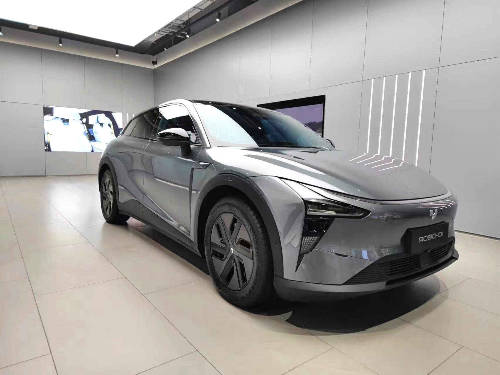 集度ROBO-01探店体验：够智能，够科技，这才是未来汽车的样子_搜狐汽车_搜狐网