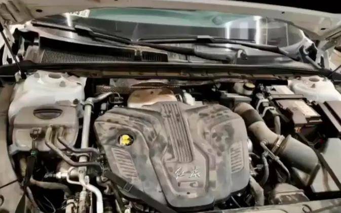 全新红旗H6外观低趴，有着十足的运动感，搭载2.0T＋8AT动力。_搜狐汽车_搜狐网