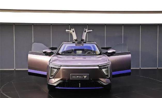 科技感拉满的高合HiPhiY 纯电车搭配标志性展翼门 极具性价比_搜狐汽车_搜狐网