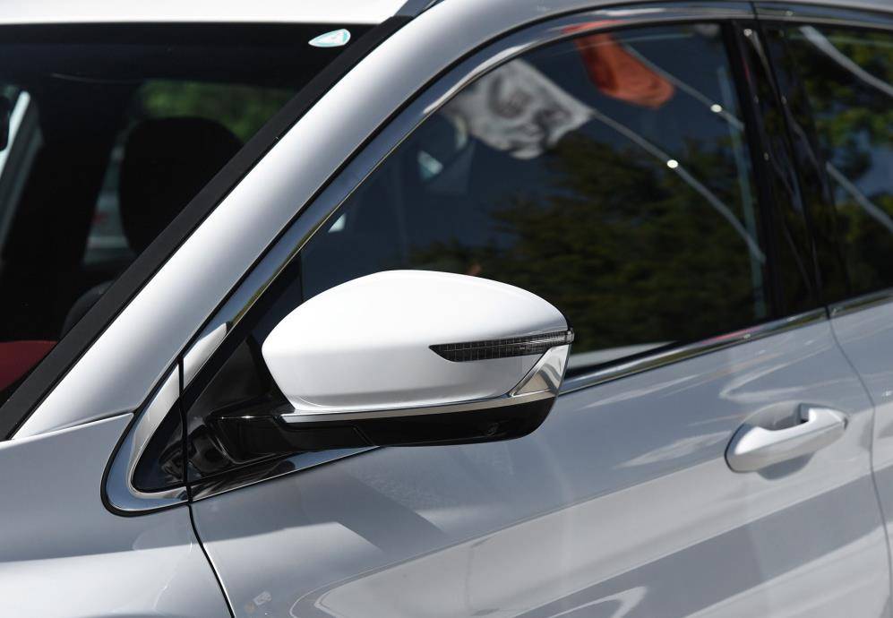 吉利新“销量王”诞生！年销量136325台，油耗5.3L，7.98W_搜狐汽车_搜狐网