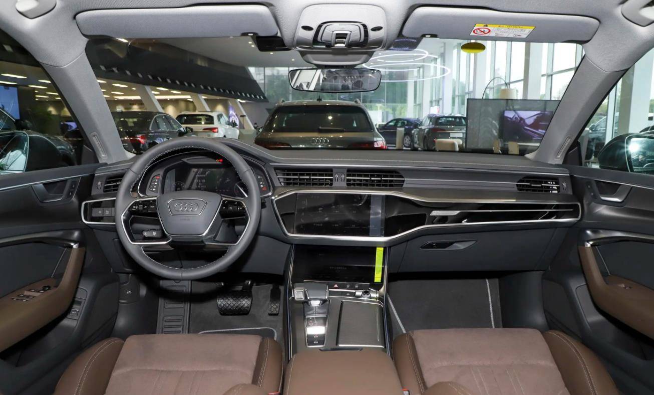 奥迪终于良心了？起售价比A6L还便宜，入门245马力，实拍奥迪A7L_搜狐汽车_搜狐网