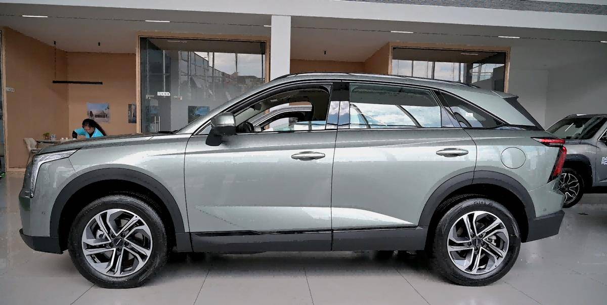 静态体验哈弗枭龙和枭龙MAX 外观内饰差别那么大？_搜狐汽车_搜狐网